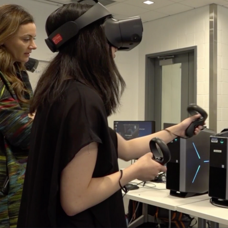 New ECE ILLINOIS Virtual Reality Lab is changing the way students learn ...